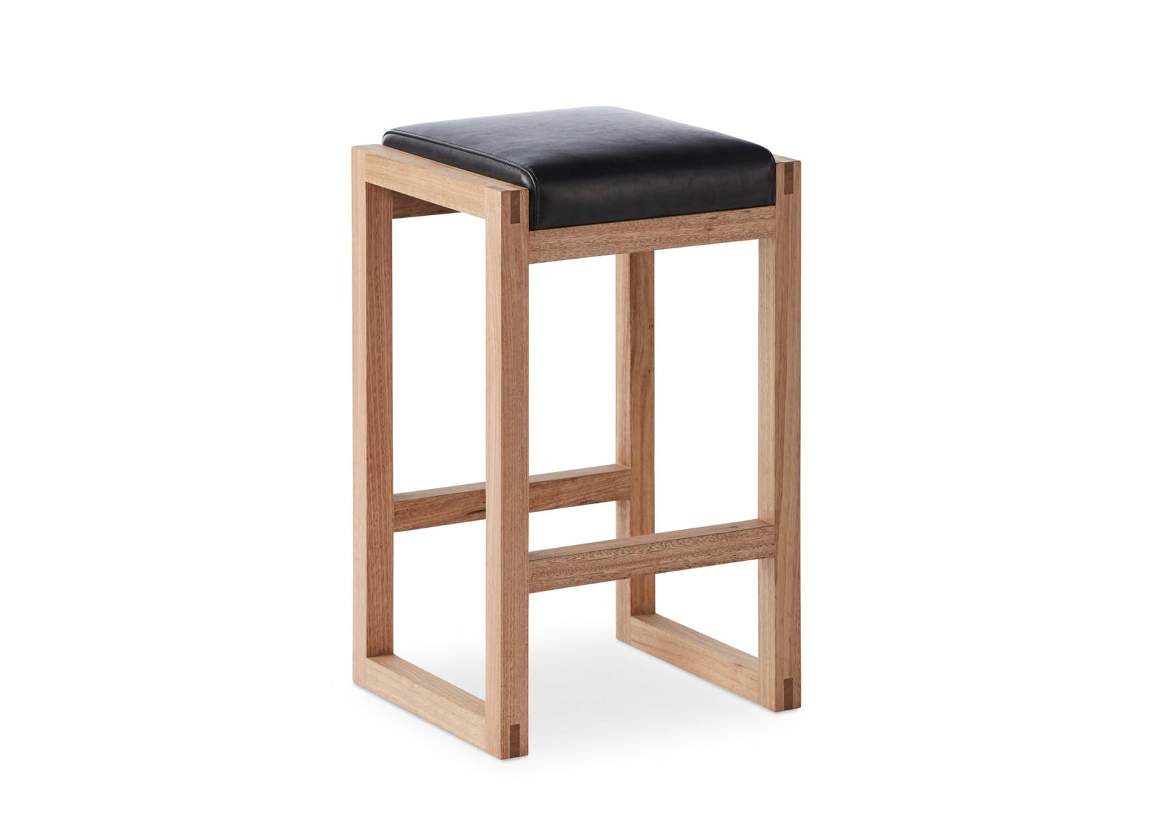 Loop stool – Mark Tuckey